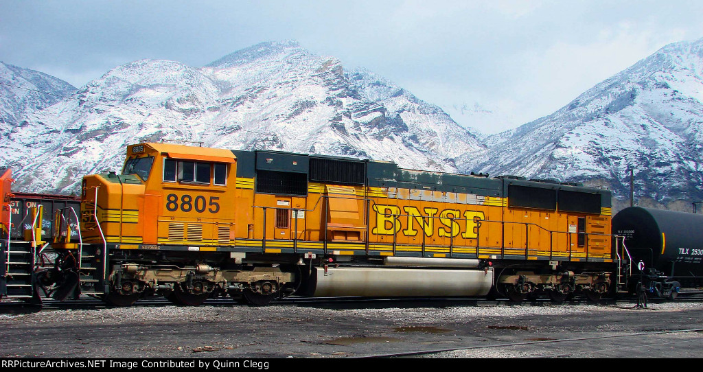 BNSF 8805